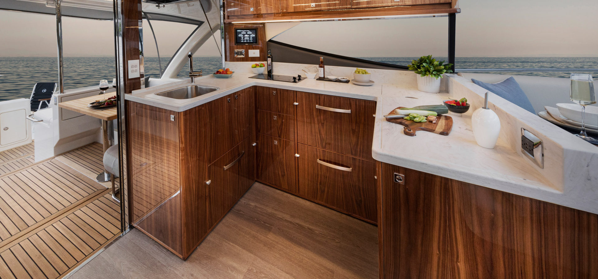Riviera announces new 50 Sports Motor Yacht – Experience
